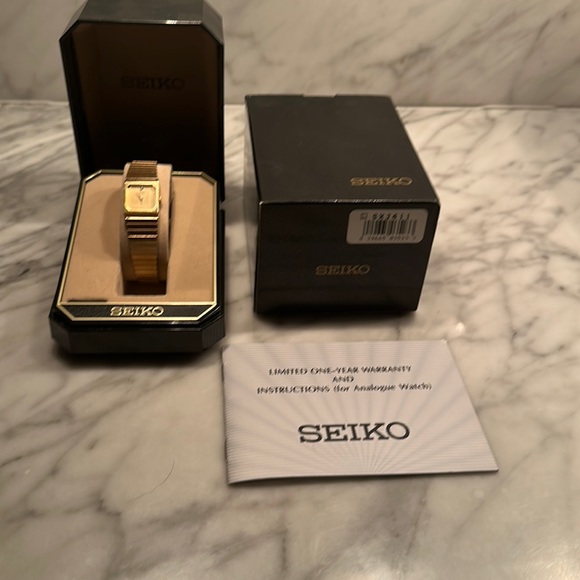 Seiko | Accessories | Vintage Seiko Quartz Watch Wsmall Diamond At 2 ...